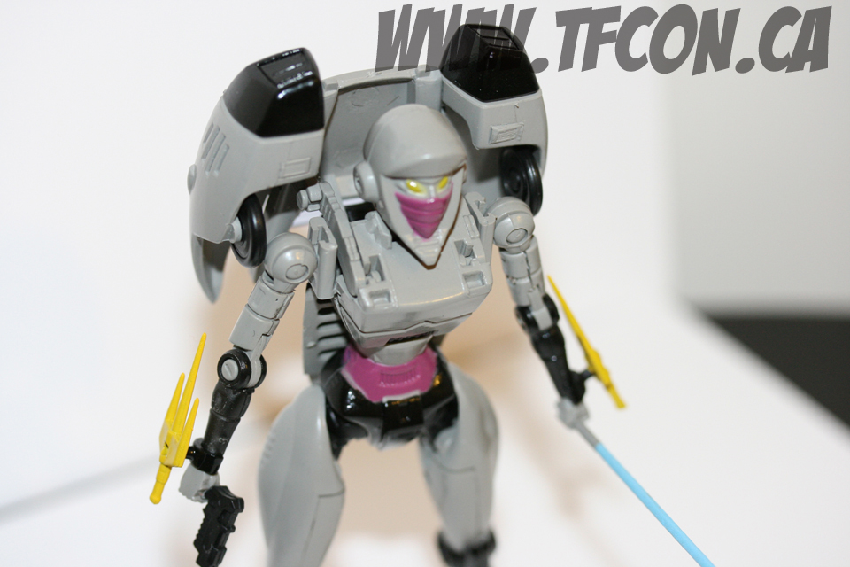 TFcon 2010 Night-bird first images revealed - Cybertron.CA - Canadian ...